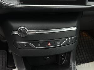 Grey Peugeot 308 2016 in Liepaja, with an engine capacity of 1.20 L and mileage of 117 thousand km for 5400 €, photo 22 on AUTOMOTO.COM.LV