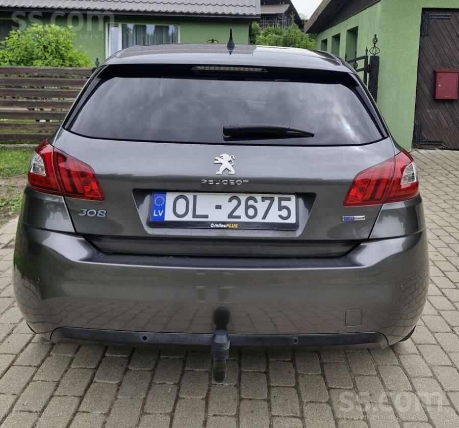 Pelēks Peugeot 308 2016 Ogre, ar dzinēja tilpumu 1.20 L un nobraukumu 175 tūkst. km par 7200 €, foto 5 vietnē AUTOMOTO.COM.LV