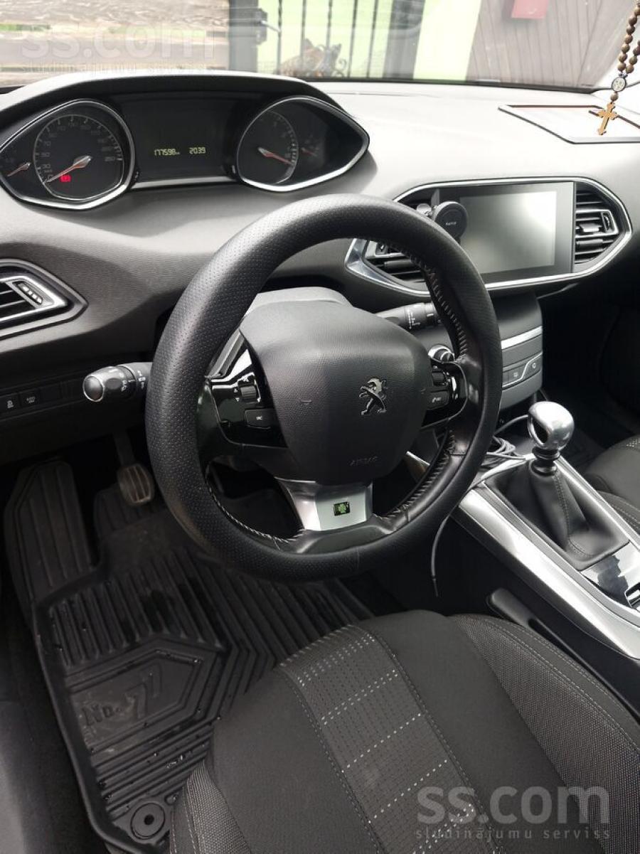 Pelēks Peugeot 308 2016 Ogre, ar dzinēja tilpumu 1.20 L un nobraukumu 175 tūkst. km par 7200 €, foto 11 vietnē AUTOMOTO.COM.LV