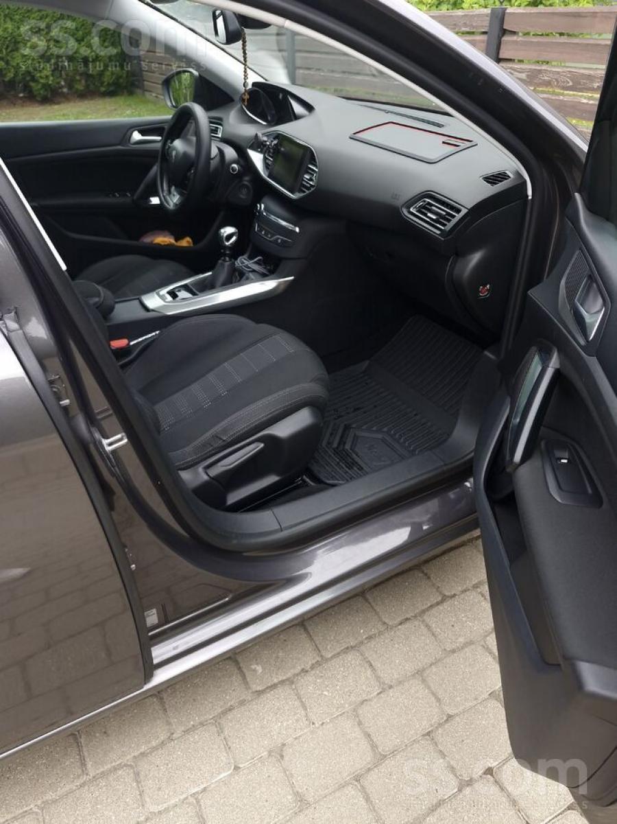 Pelēks Peugeot 308 2016 Ogre, ar dzinēja tilpumu 1.20 L un nobraukumu 175 tūkst. km par 7200 €, foto 14 vietnē AUTOMOTO.COM.LV