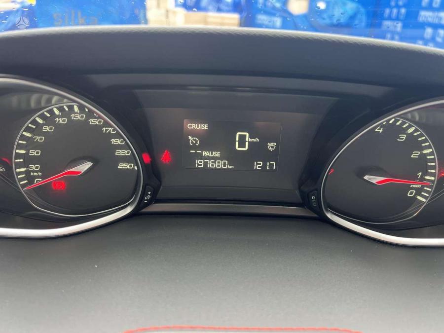 Pelēks Peugeot 308 2016 Viļņa, ar dzinēja tilpumu 1.20 L un nobraukumu 198 tūkst. km par 5400 €, foto 12 vietnē AUTOMOTO.COM.LV
