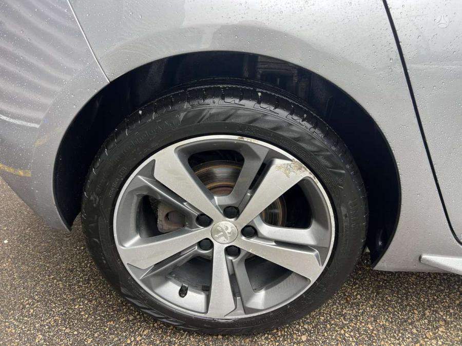 Pelēks Peugeot 308 2016 Viļņa, ar dzinēja tilpumu 1.20 L un nobraukumu 198 tūkst. km par 5400 €, foto 16 vietnē AUTOMOTO.COM.LV