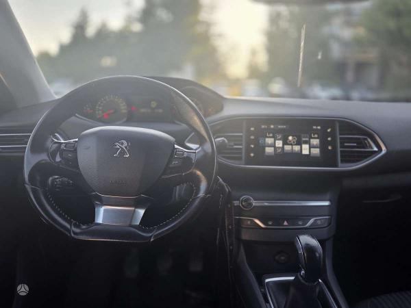 Grey Peugeot 308 2016 in Vilnius, with an engine capacity of 1.20 L and mileage of 205 thousand km for 4499 €, photo 9 on AUTOMOTO.COM.LV