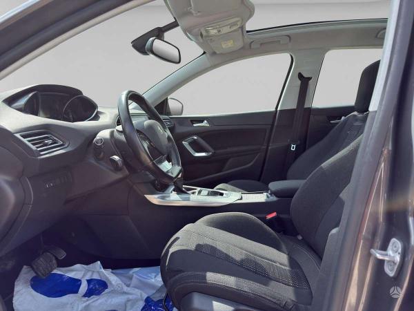 Pelēks Peugeot 308 2016 Viļņa, ar dzinēja tilpumu 1.20 L un nobraukumu 176 tūkst. km par 7490 €, foto 9 vietnē AUTOMOTO.COM.LV