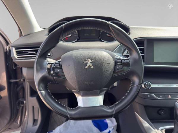 Pelēks Peugeot 308 2016 Viļņa, ar dzinēja tilpumu 1.20 L un nobraukumu 176 tūkst. km par 7490 €, foto 10 vietnē AUTOMOTO.COM.LV