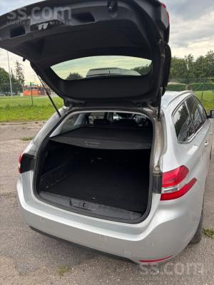 Pelēks Peugeot 308 2016 Rīga, ar dzinēja tilpumu 1.60 L un nobraukumu 240 tūkst. km par 2799 €, foto 3 vietnē AUTOMOTO.COM.LV