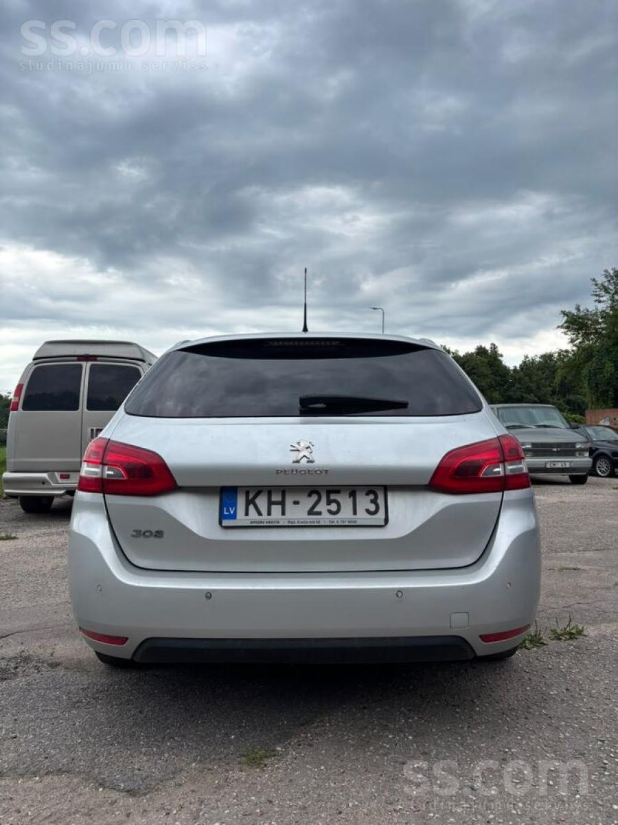 Pelēks Peugeot 308 2016 Rīga, ar dzinēja tilpumu 1.60 L un nobraukumu 240 tūkst. km par 2799 €, foto 10 vietnē AUTOMOTO.COM.LV