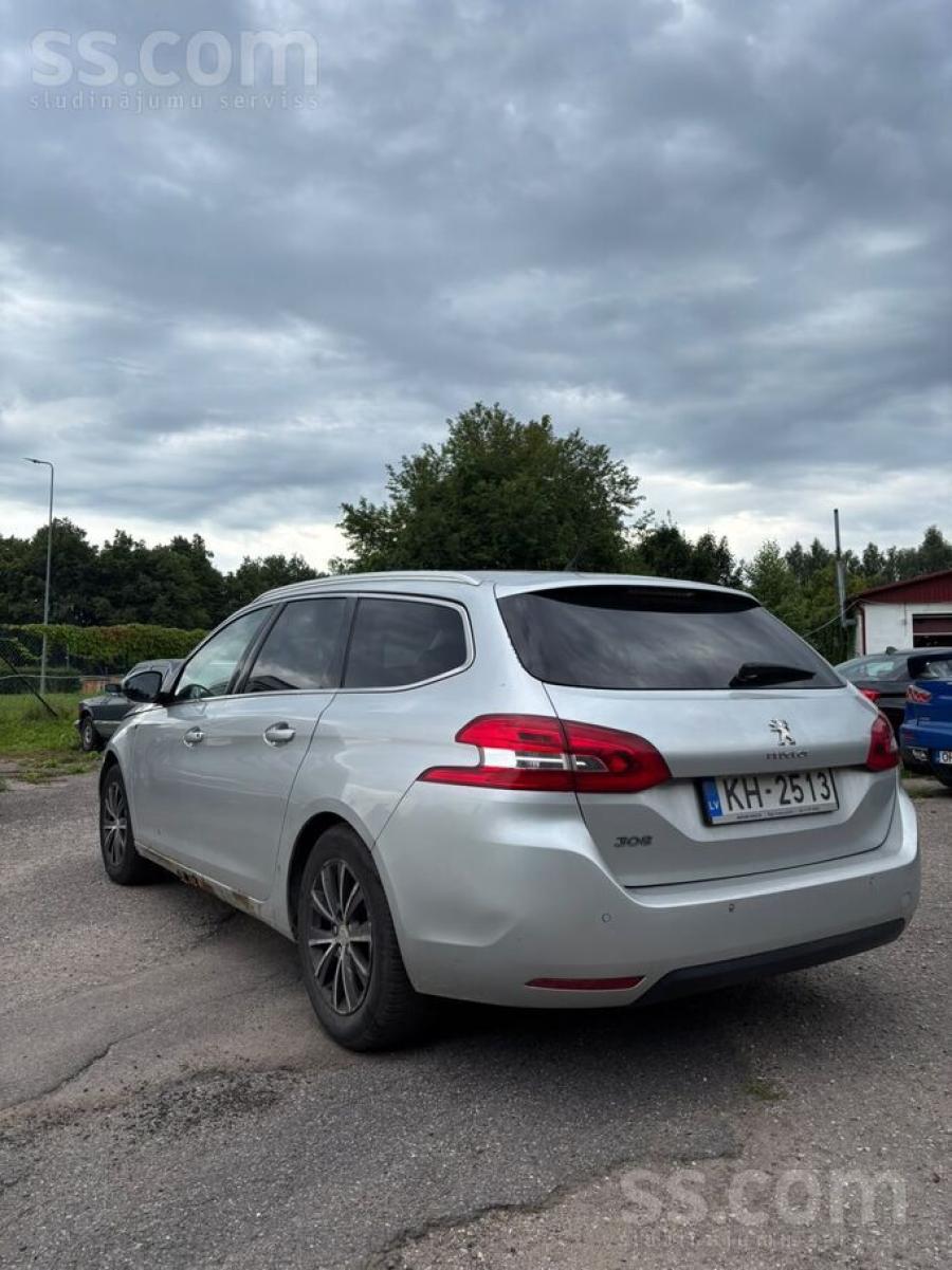 Pelēks Peugeot 308 2016 Rīga, ar dzinēja tilpumu 1.60 L un nobraukumu 240 tūkst. km par 2799 €, foto 12 vietnē AUTOMOTO.COM.LV