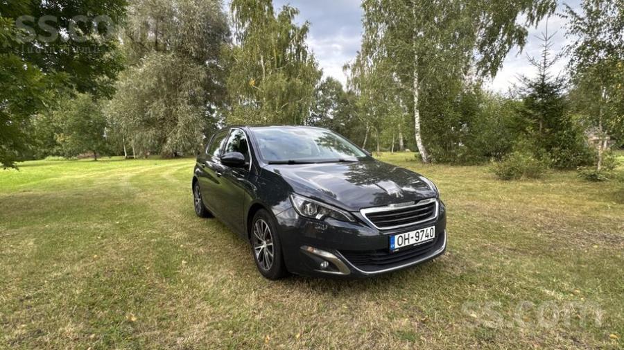 Grey Peugeot 308 2016 in Riga, with an engine capacity of 1.20 L and mileage of 160 thousand km for 6100 €, photo 1 on AUTOMOTO.COM.LV