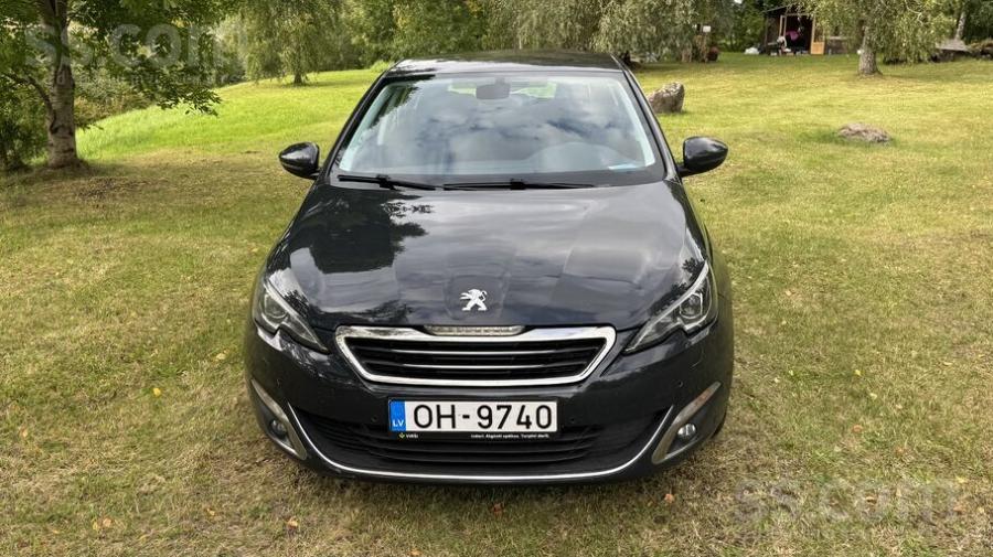 Grey Peugeot 308 2016 in Riga, with an engine capacity of 1.20 L and mileage of 160 thousand km for 6100 €, photo 4 on AUTOMOTO.COM.LV
