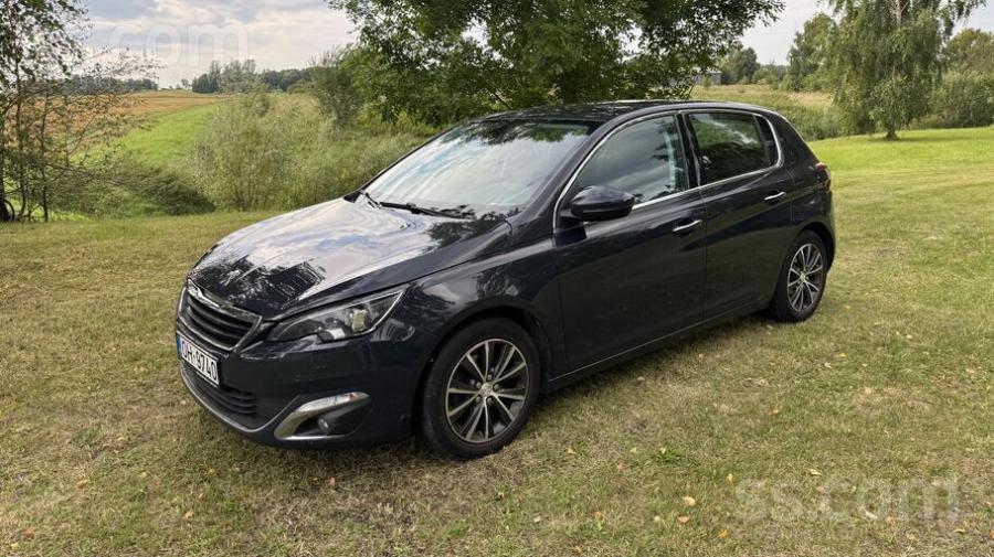 Grey Peugeot 308 2016 in Riga, with an engine capacity of 1.20 L and mileage of 160 thousand km for 6100 €, photo 5 on AUTOMOTO.COM.LV