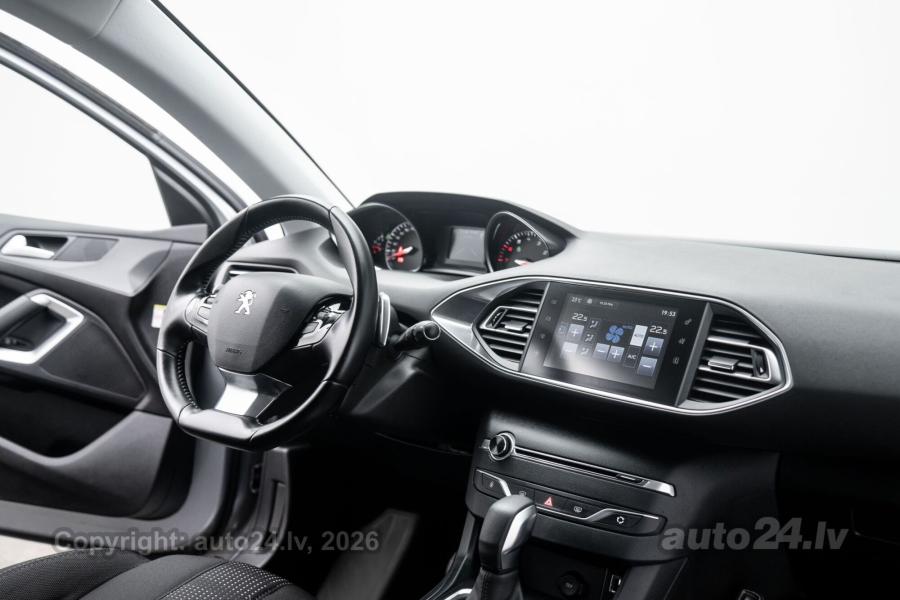 Pelēks Peugeot 308 2016 Tallina, ar dzinēja tilpumu 1.20 L un nobraukumu 144 tūkst. km par 7499 €, foto 13 vietnē AUTOMOTO.COM.LV