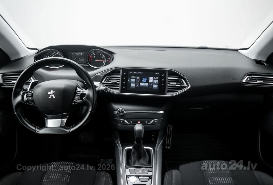 Pelēks Peugeot 308 2016 Tallina, ar dzinēja tilpumu 1.20 L un nobraukumu 144 tūkst. km par 7499 €, foto 14 vietnē AUTOMOTO.COM.LV