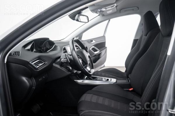 Grey Peugeot 308 2016 in Tallinn, with an engine capacity of 1.20 L and mileage of 144 thousand km for 7499 €, photo 9 on AUTOMOTO.COM.LV