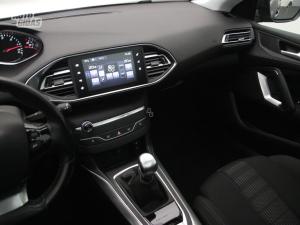 Grey Peugeot 308 2017 in Vilnius, with an engine capacity of 1.60 L and mileage of 218 thousand km for 7799 €, photo 21 on AUTOMOTO.COM.LV