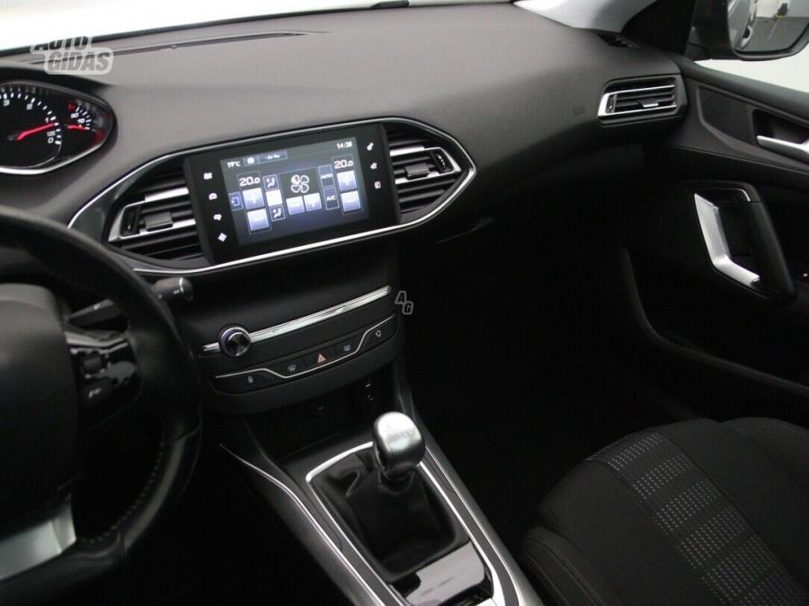 Grey Peugeot 308 2017 in Vilnius, with an engine capacity of 1.60 L and mileage of 218 thousand km for 7799 €, photo 21 on AUTOMOTO.COM.LV