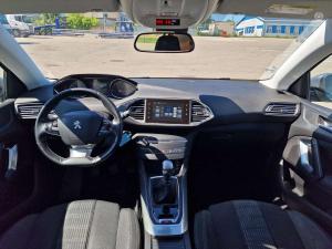 Grey Peugeot 308 2017 in Taurage, with an engine capacity of 1.20 L and mileage of 146 thousand km for 4800 €, photo 17 on AUTOMOTO.COM.LV