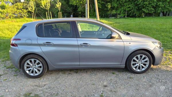Pelēks Peugeot 308 2017 Viļņa, ar dzinēja tilpumu 1.20 L un nobraukumu 136 tūkst. km par 6300 €, foto 6 vietnē AUTOMOTO.COM.LV