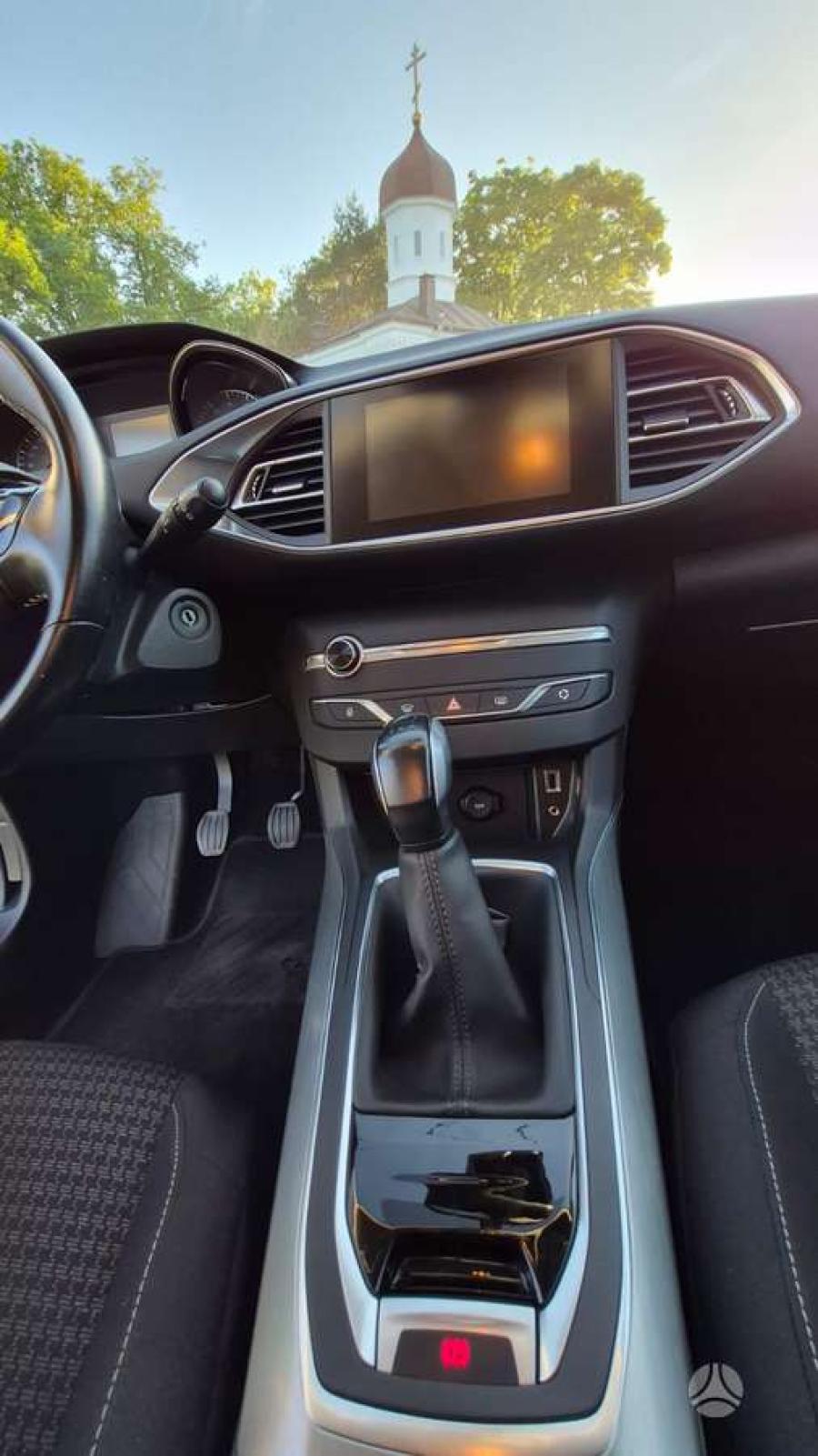 Grey Peugeot 308 2017 in Vilnius, with an engine capacity of 1.20 L and mileage of 136 thousand km for 6300 €, photo 14 on AUTOMOTO.COM.LV