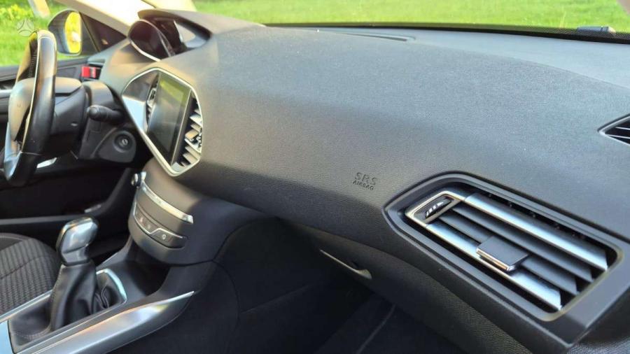 Grey Peugeot 308 2017 in Vilnius, with an engine capacity of 1.20 L and mileage of 136 thousand km for 6300 €, photo 15 on AUTOMOTO.COM.LV