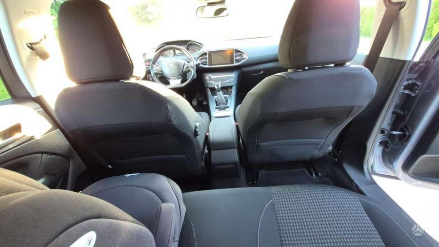 Grey Peugeot 308 2017 in Vilnius, with an engine capacity of 1.20 L and mileage of 136 thousand km for 6300 €, photo 21 on AUTOMOTO.COM.LV