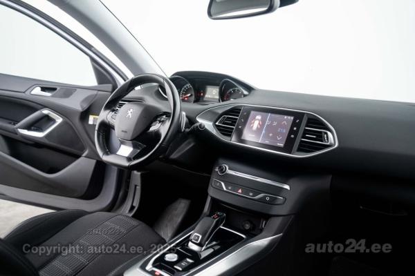 Pelēks Peugeot 308 2018 Tallina, ar dzinēja tilpumu 1.20 L un nobraukumu 71 tūkst. km par 10999 €, foto 11 vietnē AUTOMOTO.COM.LV