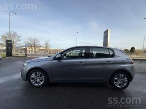 Grey Peugeot 308 2018 in Jelgava, with an engine capacity of 1.20 L and mileage of 72 thousand km for 7900 €, photo 2 on AUTOMOTO.COM.LV