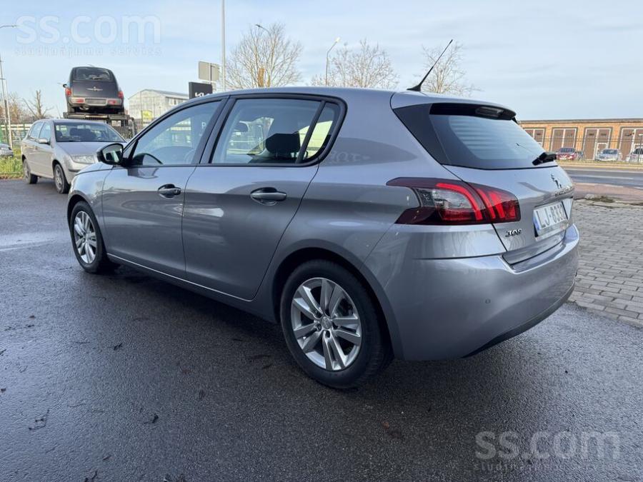 Grey Peugeot 308 2018 in Jelgava, with an engine capacity of 1.20 L and mileage of 72 thousand km for 7900 €, photo 3 on AUTOMOTO.COM.LV