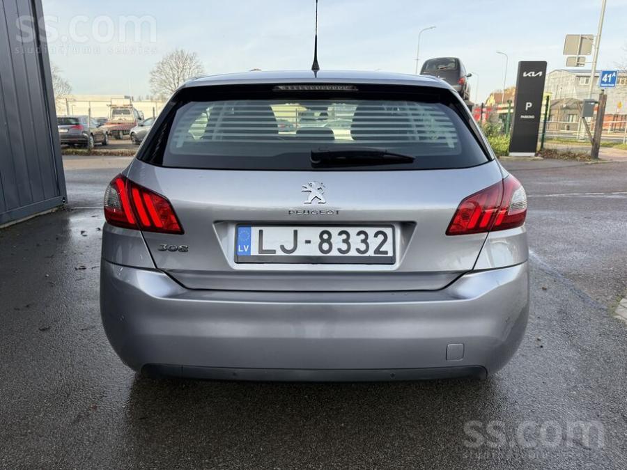 Grey Peugeot 308 2018 in Jelgava, with an engine capacity of 1.20 L and mileage of 72 thousand km for 7900 €, photo 4 on AUTOMOTO.COM.LV