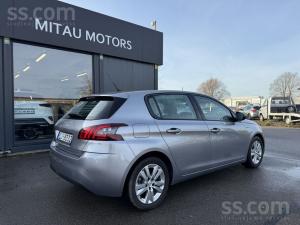 Grey Peugeot 308 2018 in Jelgava, with an engine capacity of 1.20 L and mileage of 72 thousand km for 7900 €, photo 5 on AUTOMOTO.COM.LV
