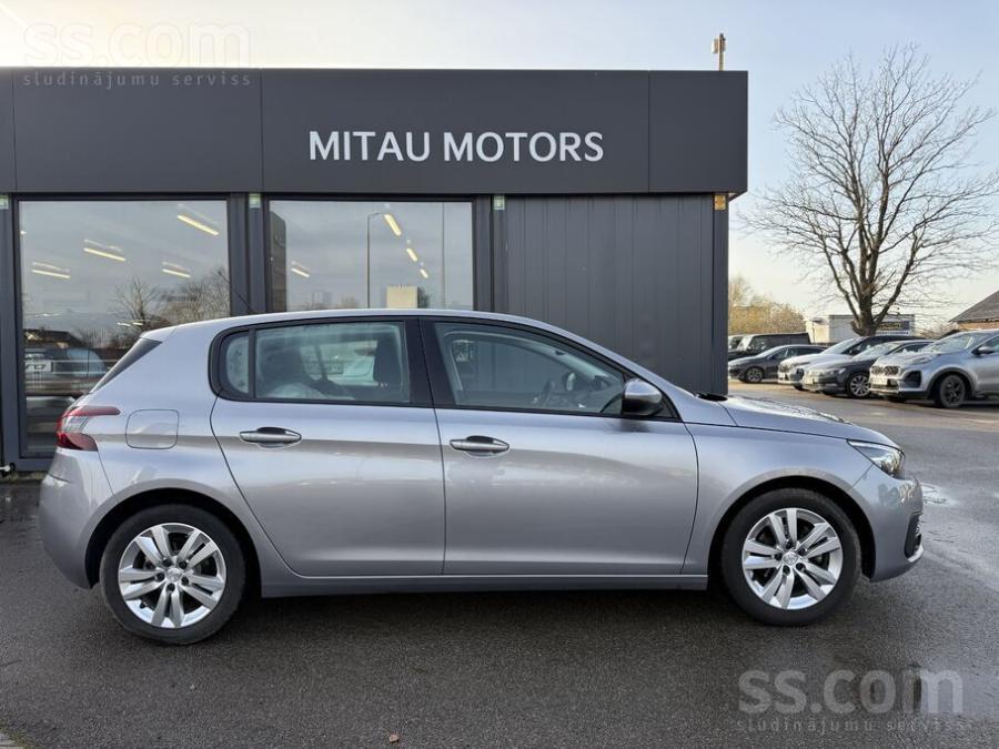 Grey Peugeot 308 2018 in Jelgava, with an engine capacity of 1.20 L and mileage of 72 thousand km for 7900 €, photo 6 on AUTOMOTO.COM.LV
