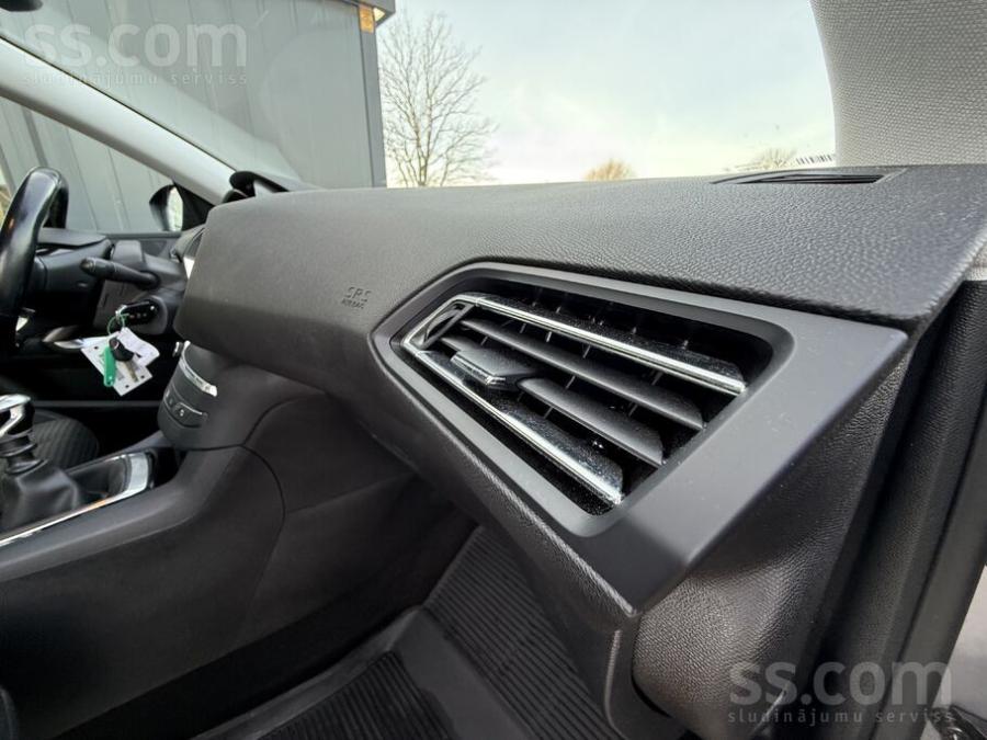 Grey Peugeot 308 2018 in Jelgava, with an engine capacity of 1.20 L and mileage of 72 thousand km for 7900 €, photo 14 on AUTOMOTO.COM.LV