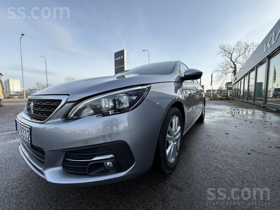 Grey Peugeot 308 2018 in Jelgava, with an engine capacity of 1.20 L and mileage of 72 thousand km for 7900 €, photo 17 on AUTOMOTO.COM.LV
