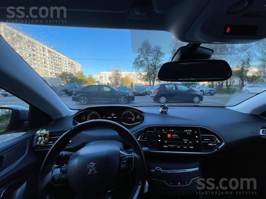 Pelēks Peugeot 308 2018 Rīga, ar dzinēja tilpumu 1.20 L un nobraukumu 114 tūkst. km par 5200 €, foto 3 vietnē AUTOMOTO.COM.LV