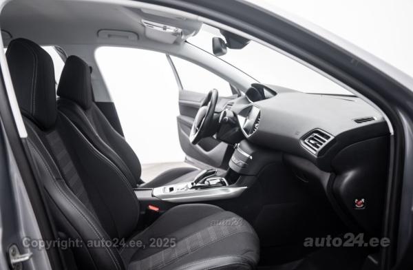 Pelēks Peugeot 308 2018 Tallina, ar dzinēja tilpumu 1.20 L un nobraukumu 120 tūkst. km par 11999 €, foto 10 vietnē AUTOMOTO.COM.LV