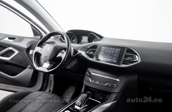 Grey Peugeot 308 2018 in Tallinn, with an engine capacity of 1.20 L and mileage of 120 thousand km for 11999 €, photo 11 on AUTOMOTO.COM.LV