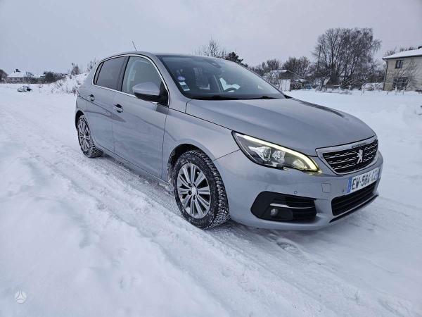 Grey Peugeot 308 2018 in Taurage, with an engine capacity of 1.20 L and mileage of 214 thousand km for 5400 €, photo 3 on AUTOMOTO.COM.LV