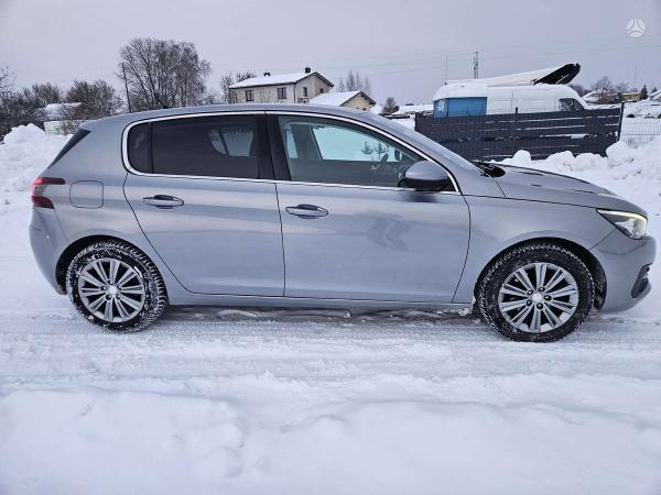 Grey Peugeot 308 2018 in Taurage, with an engine capacity of 1.20 L and mileage of 214 thousand km for 5400 €, photo 4 on AUTOMOTO.COM.LV