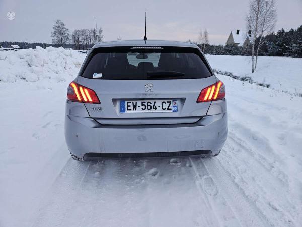 Grey Peugeot 308 2018 in Taurage, with an engine capacity of 1.20 L and mileage of 214 thousand km for 5400 €, photo 8 on AUTOMOTO.COM.LV