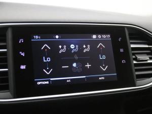 Grey Peugeot 308 2018 in Vilnius, with an engine capacity of 1.20 L and mileage of 160 thousand km for 7999 €, photo 21 on AUTOMOTO.COM.LV