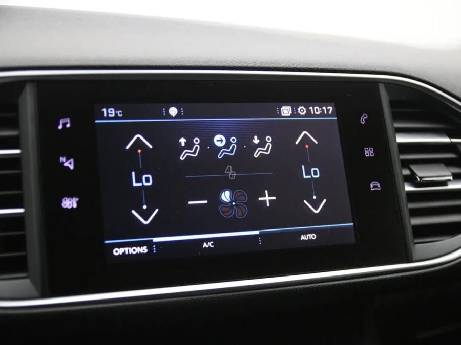 Grey Peugeot 308 2018 in Vilnius, with an engine capacity of 1.20 L and mileage of 160 thousand km for 7999 €, photo 21 on AUTOMOTO.COM.LV