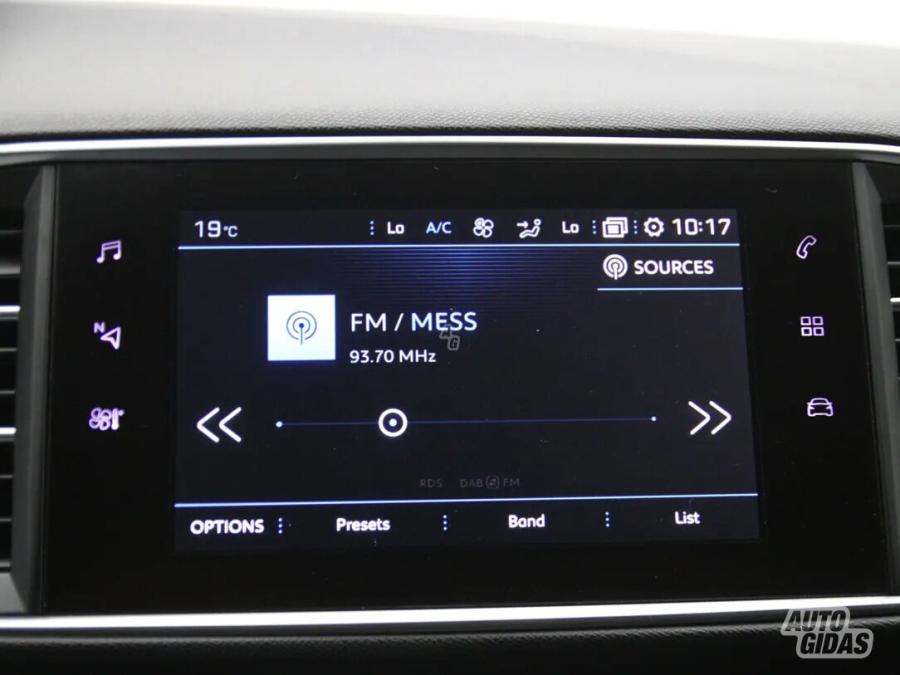 Grey Peugeot 308 2018 in Vilnius, with an engine capacity of 1.20 L and mileage of 160 thousand km for 7999 €, photo 23 on AUTOMOTO.COM.LV