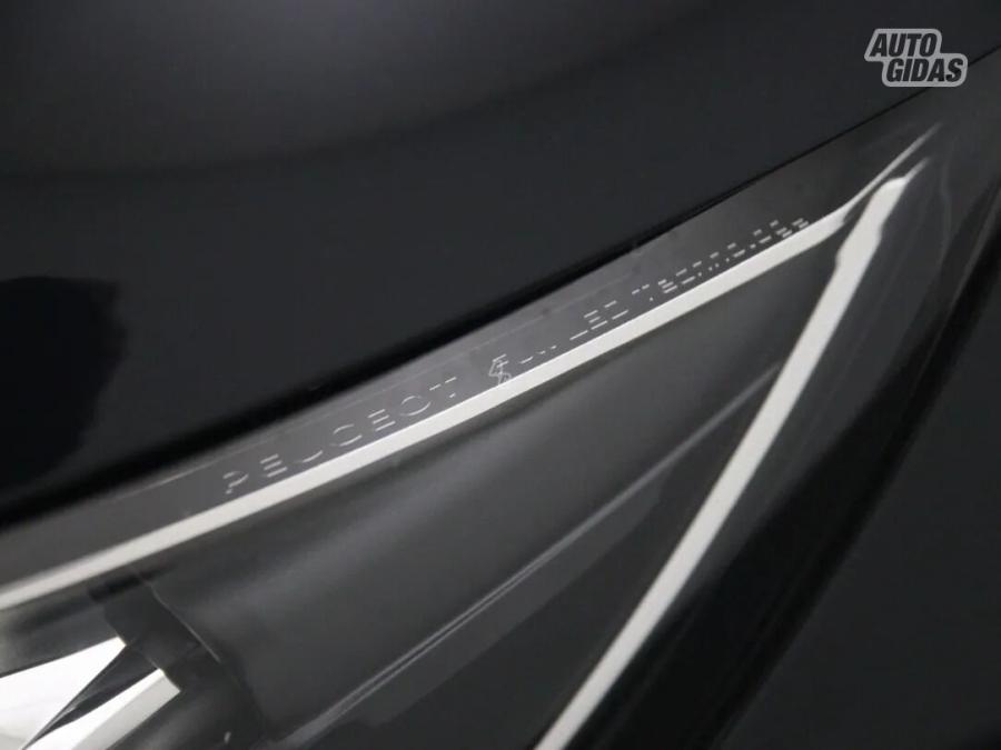 Grey Peugeot 308 2018 in Vilnius, with an engine capacity of 1.20 L and mileage of 160 thousand km for 7999 €, photo 33 on AUTOMOTO.COM.LV