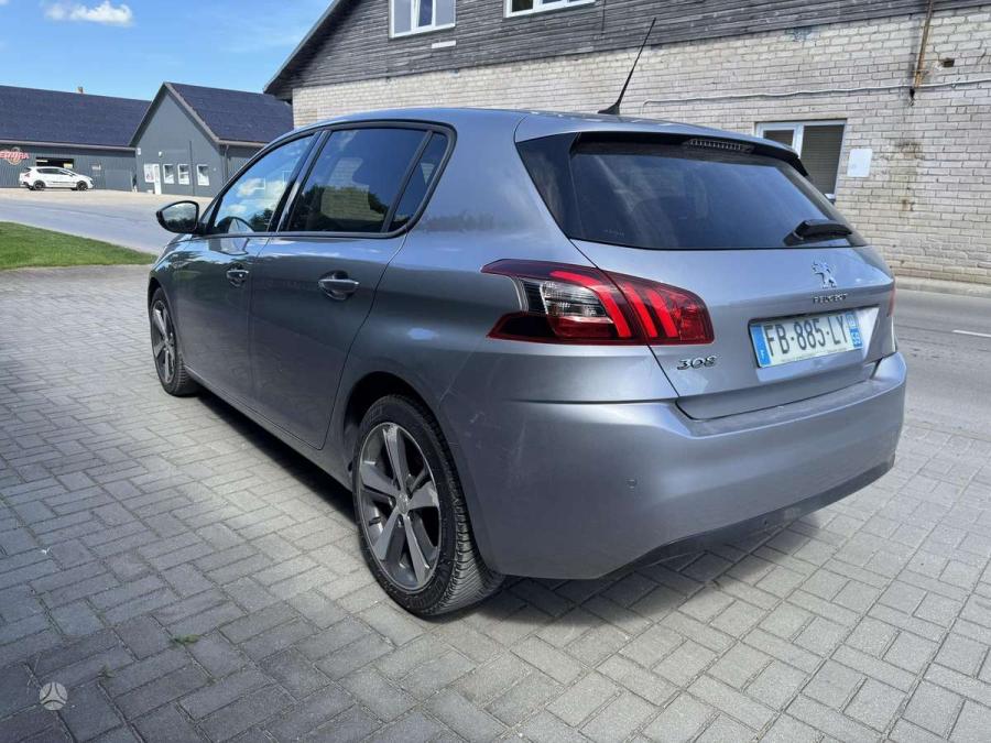 Grey Peugeot 308 2018 in Taurage, with an engine capacity of 1.50 L and mileage of 236 thousand km for 4900 €, photo 6 on AUTOMOTO.COM.LV