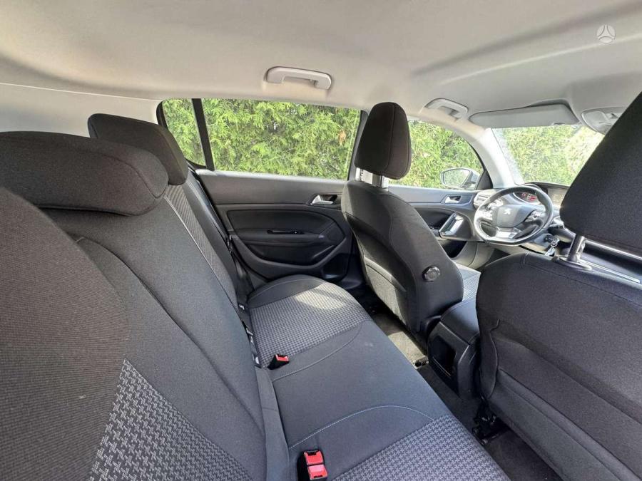 Grey Peugeot 308 2018 in Taurage, with an engine capacity of 1.50 L and mileage of 236 thousand km for 4900 €, photo 8 on AUTOMOTO.COM.LV