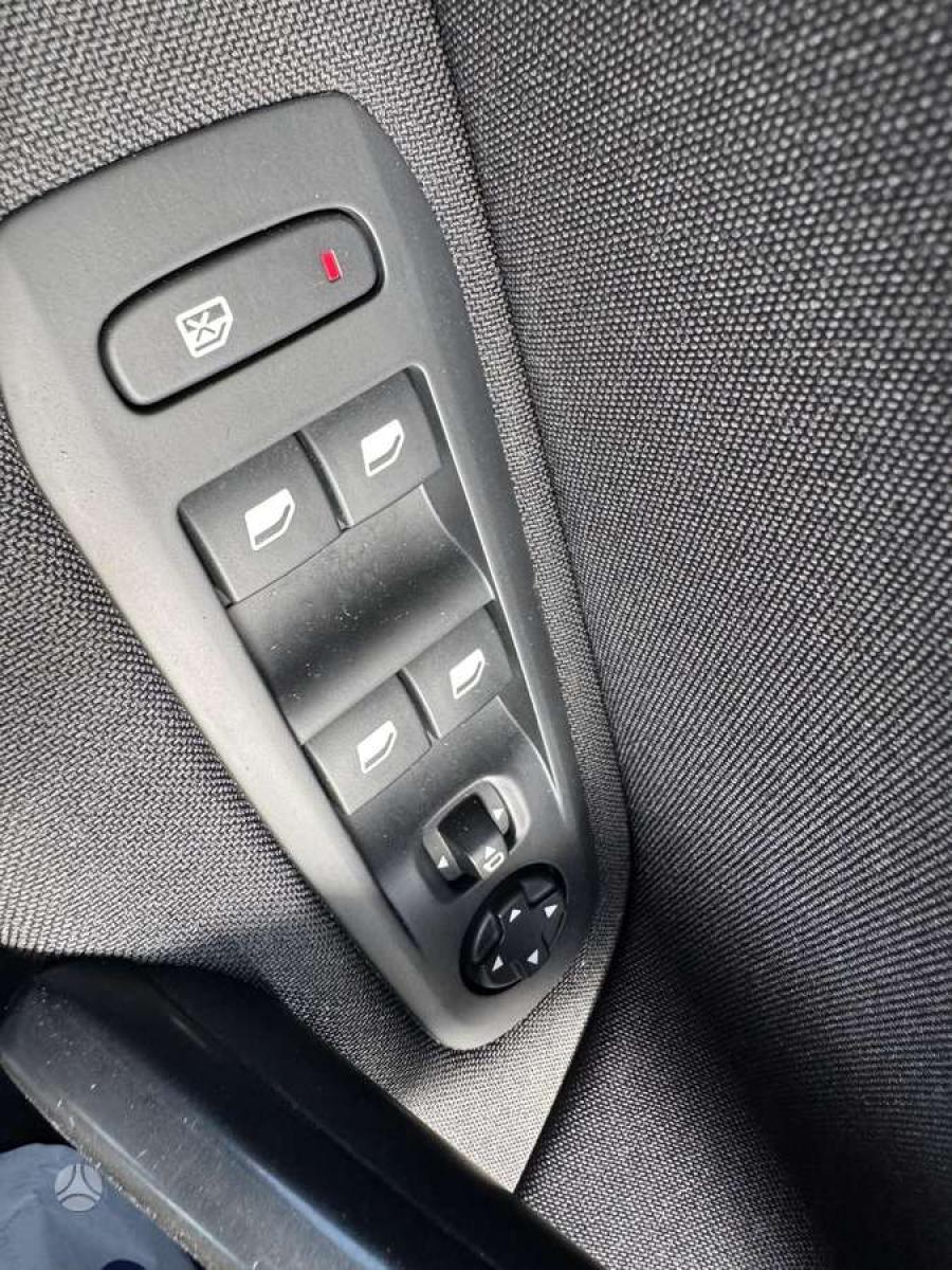 Grey Peugeot 308 2018 in Taurage, with an engine capacity of 1.50 L and mileage of 236 thousand km for 4900 €, photo 14 on AUTOMOTO.COM.LV