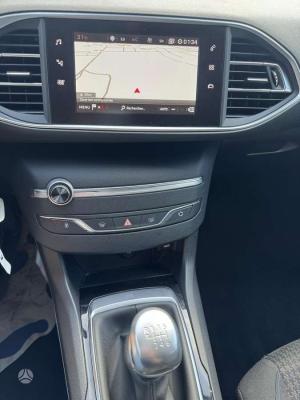 Grey Peugeot 308 2018 in Taurage, with an engine capacity of 1.50 L and mileage of 236 thousand km for 4900 €, photo 15 on AUTOMOTO.COM.LV