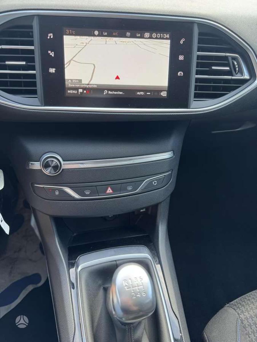 Grey Peugeot 308 2018 in Taurage, with an engine capacity of 1.50 L and mileage of 236 thousand km for 4900 €, photo 15 on AUTOMOTO.COM.LV