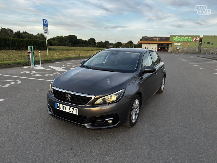 Grey Peugeot 308 2018 in Taurage, with an engine capacity of 1.50 L and mileage of 245 thousand km for 4900 €, photo 1 on AUTOMOTO.COM.LV
