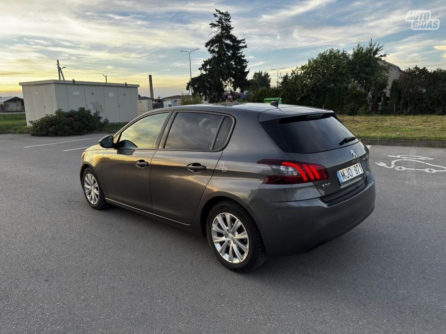 Grey Peugeot 308 2018 in Taurage, with an engine capacity of 1.50 L and mileage of 245 thousand km for 4900 €, photo 8 on AUTOMOTO.COM.LV
